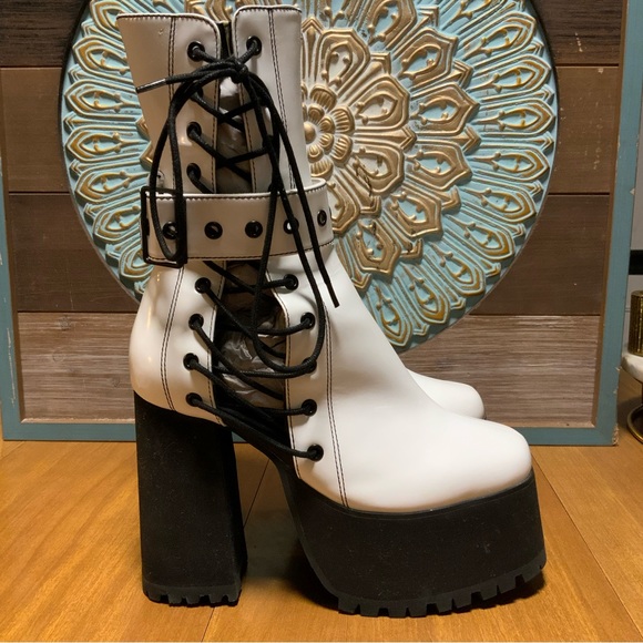 Dolls Kill | Shoes | Current Mood White Platform Boots Size | Poshmark
